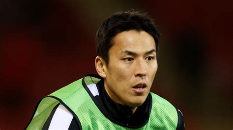 大リスペクト日本代表DF町田浩樹UECLで40歳長谷部誠と対面腹筋も露わに2ショット Qoly サッカーニュース