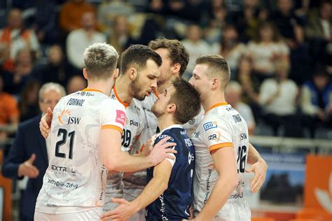 Faza grupowa Ligi Mistrzów dobiegła końca Sprawdź kto gra dalej