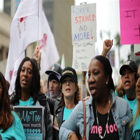 Yo también cientos de mujeres marcharon en Hollywood contra el abuso