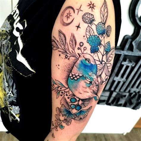Tatuaż blue bird Autor Lucky Tattoo dziarownia pl