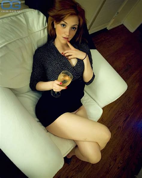 Abby Elliott Nude Pictures Onlyfans Leaks Playboy Photos Sex Scene