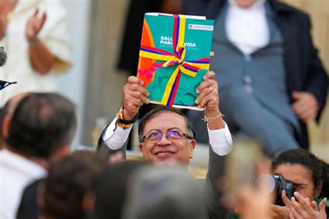 Petro Impulsa Pol Micas Reformas Sociales En Colombia