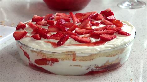 Shortcake Aux Fraises Et Au Chocolat Blanc Desserts Aux Fruits