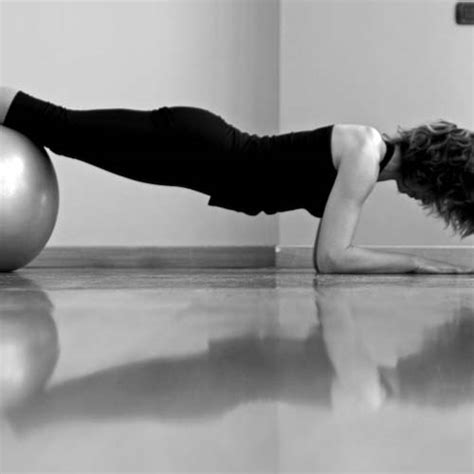 Esercizi Con Fitball Per Schiena E Postura DireDonna