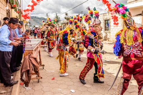 Las 7 Danzas y Bailes Típicos de Hidalgo Más Famosas