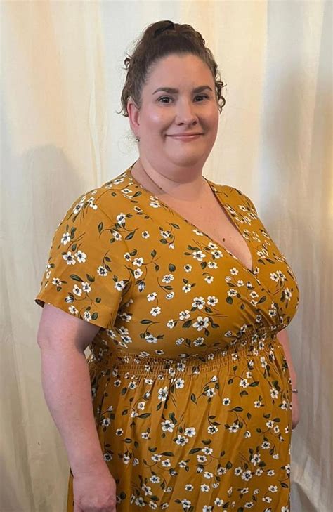 Jasmin Mcletchie Woman With K Size Breasts Fundraising For Breast Reduction The Courier Mail