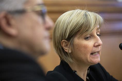 Obstetra do caso do bebé sem rosto reformou se a 1 de julho