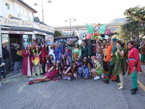Letojanni Grande Successo Di Pubblico Per La Sfilata Dei Carri