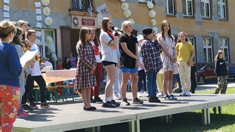 Festyn Rodzinny Dzieci Jak Kwiaty W Szkole Podstawowej Nr W