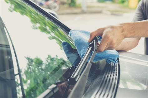 Nos Conseils Pour Bien Entretenir Vos Balais D Essuie Glaces