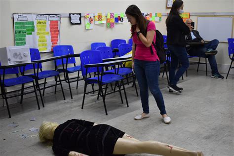 Alunos De Direito Simulam Local De Crime Para Apresentar Trabalho Sobre
