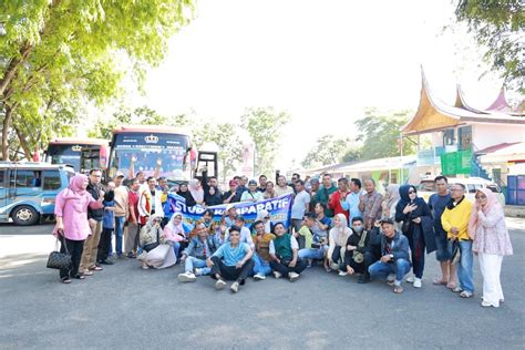 Bupati Eka Putra Ajak 43 Wartawan Tanah Datar Studi Banding Ke Jakarta
