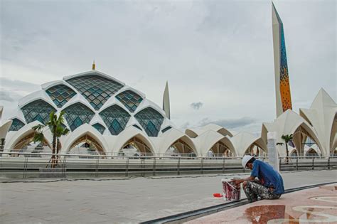 Emil Ceritakan Sejarah Awal Pembangunan Masjid Raya Al Jabbar Di Kota