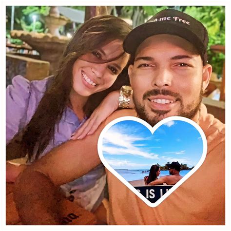 Hoje é o dia dela Meu Amiga namorada e esposa Parabéns que Deus