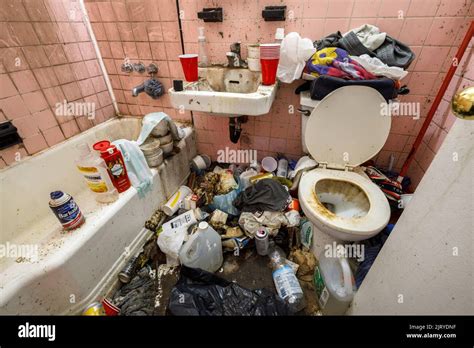 Armadi Disordinati Immagini E Fotografie Stock Ad Alta Risoluzione Alamy