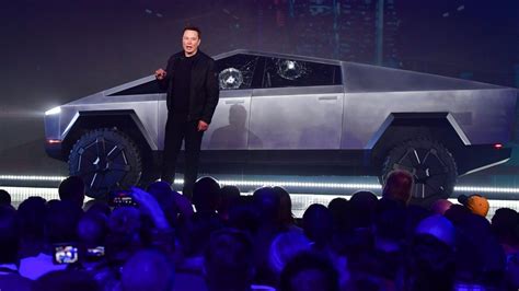 Elon Musk S Response To His Failed Cybertruck Demonstration Shows Why