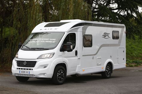 Laika Kosmo Van V9 un profilé compact à lits jumeaux c est possible