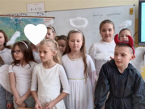 Kolędowanie w klasie III Strona główna Szkoła Podstawowa Nr 1 im