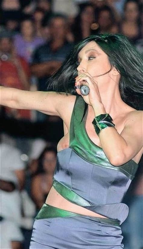Hande Yener Den Frikikli Konser