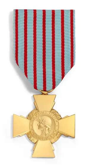 Médaille commémorative française de la guerre 1939 1945 Le Souvenir