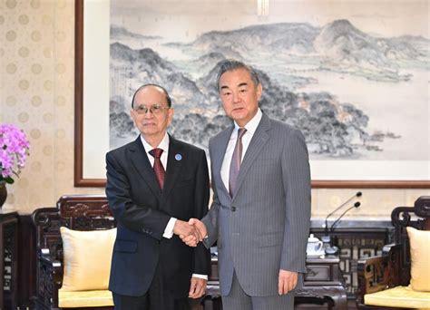 Chanceler chinês se reúne ex presidente de Mianmar Xinhua
