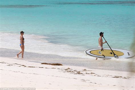 Naked Jennifer Aniston Added 07192016 By Bot