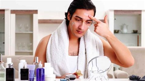 Tips Merawat Kulit Wajah Pria Usia 40 Tahun Supaya Awet Muda