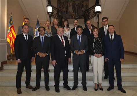 La Diputación de Alicante estrecha vínculos y ofrece su apoyo a la