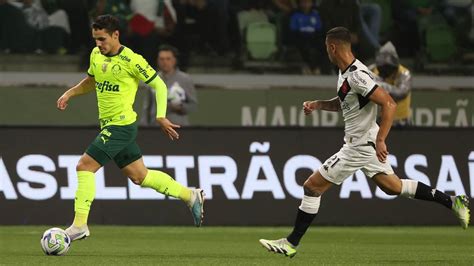 Veiga faz golaço de falta e dá vitória ao Palmeiras sobre o Vasco