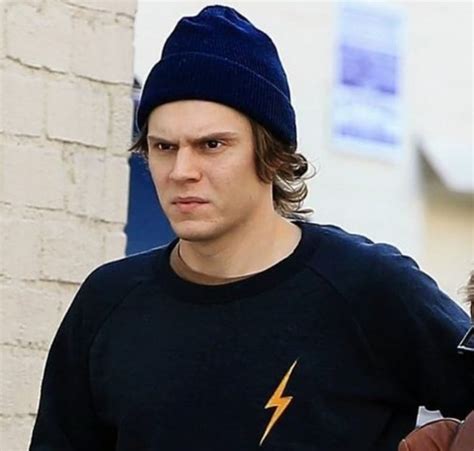 As Es Evan Peters El Actor Que Interpreta Al Asesino Jeffrey Dahmer