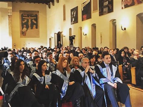 Cerimonia Di Consegna Delle Pergamene Di Laurea Con La Lectio