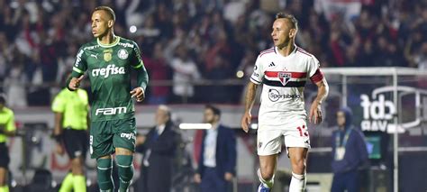 São Paulo domina o Palmeiras vence golaço de Rafinha e tem