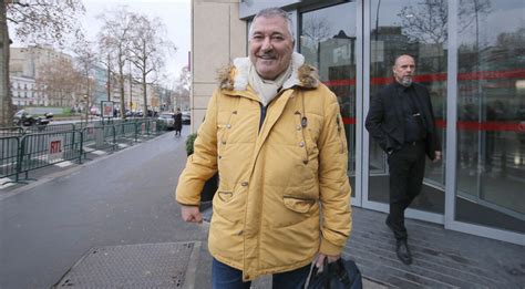 Photo Jean Marie Bigard à la sortie des studios de la radio RTL à