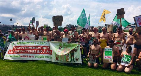 Les agriculteurs bio se mettent à poil pour dénoncer la baisse des