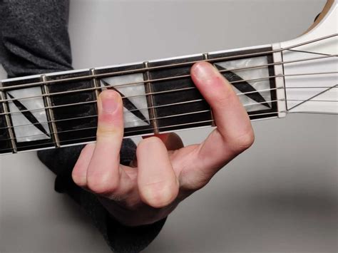 Easy Ways To Play A B Flat Bb Chord On Guitar Beast Mode Guitar