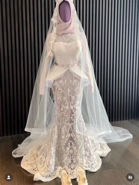 6 Potret Detail Busana Dan Makeup Dine Mutiara Istri Sahrul Gunawan Di