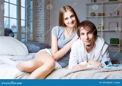 Unge Nakenbilder Hjemme Erotiske Og Pornofilmer