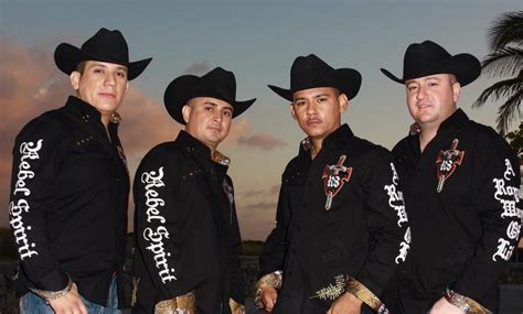 Los Buitres de Culiacán Sinaloa presentan Esa mujer La Magnifica FM