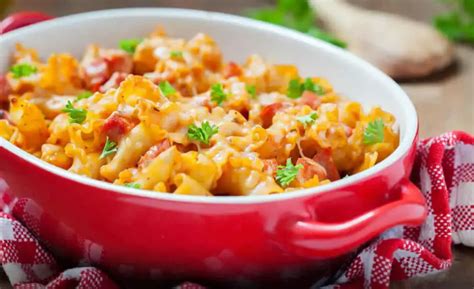 Gratin de pâtes aux lardons et champignons Une fusion parfaite