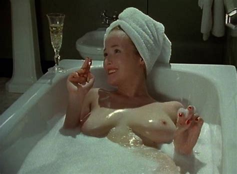 Jennifer Aspen Nude