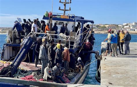 Sbarchi A Lampedusa Oltre Mille Migranti Arrivati In 24 Ore