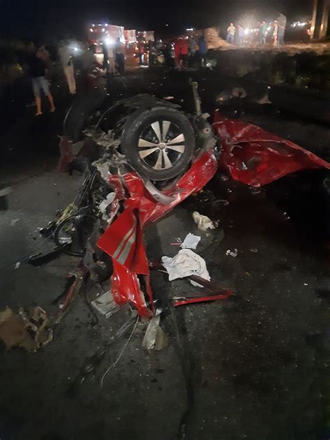 Acidente entre três carros deixa três mortos e três feridos na AL 115
