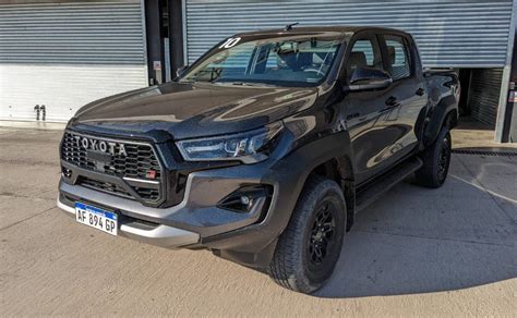 Toyota presentó la nueva Hilux GR Sport en Argentina precio y