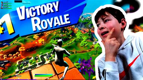 Je fais une skybase pour la première vidéo de ma chaine mdr YouTube