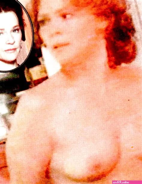 Clare Holman Naked Sexy Photos