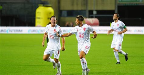 Padova Vicenza Le Pagelle Liguori Regala Una Vittoria Nel Derby