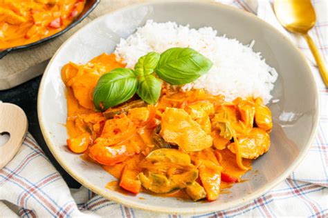Paprika Sahne Hähnchen aus der Pfanne Rezept eat de