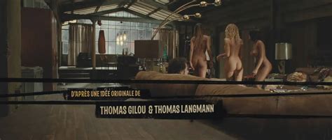 Naked Mouni Farro In Le Mac