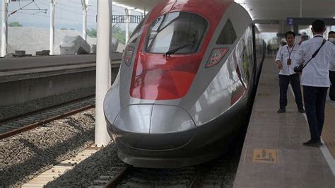 Jokowi Dan Xi Jinping Saksikan Uji Coba Dinamis Kereta Cepat Jakarta