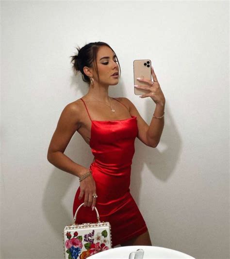 Ella Es Gabriela Berlingeri Novia De Bad Bunny